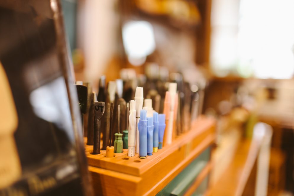 [ 專訪 ] 那些我們深愛的皮革製品：德國工藝製鞋 Trippen vs 台灣手工皮革包春豬工作室 - EVERYDAY OBJECT