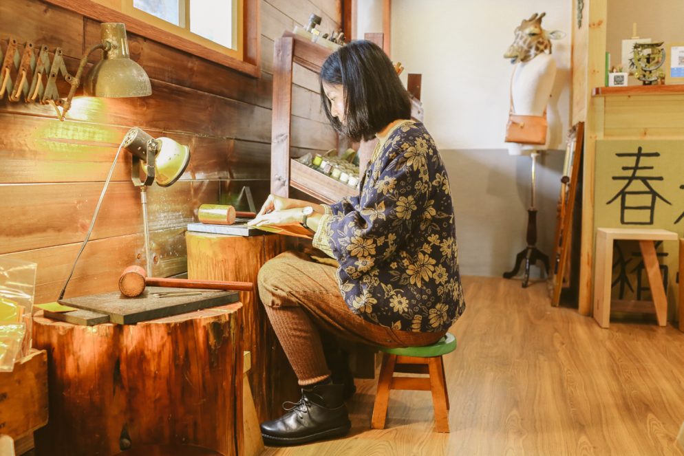 [ 專訪 ] 那些我們深愛的皮革製品：德國工藝製鞋 Trippen vs 台灣手工皮革包春豬工作室 - EVERYDAY OBJECT