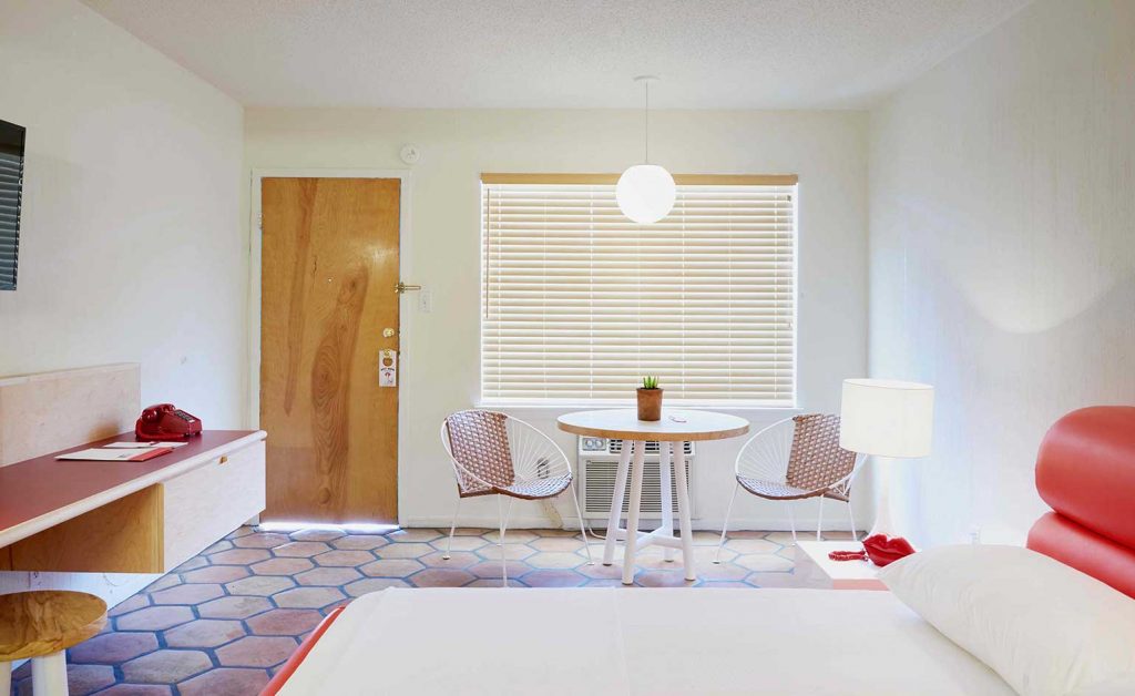 德州超酷摩鐵，像《發條橘子》風格的 Austin Motel - 汲取三個年代的靈感嶄新登場 - EVERYDAY OBJECT