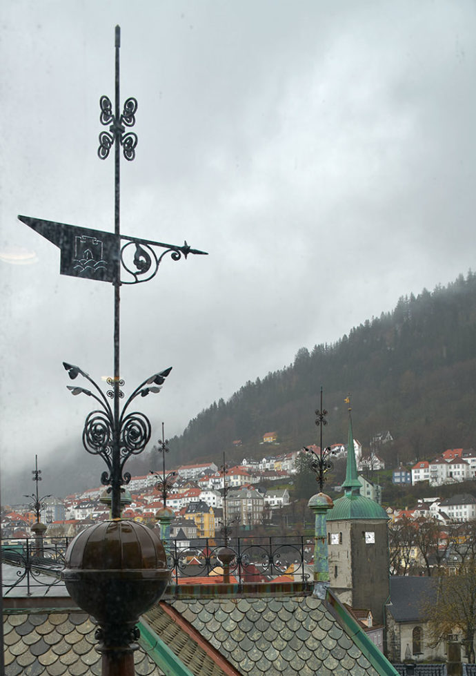 「宛如 魏斯安德森 電影場景」住在老股市交易所，挪威的 Bergen Børs hotel 同時擁有新與舊的靈魂 - EVERYDAY OBJECT