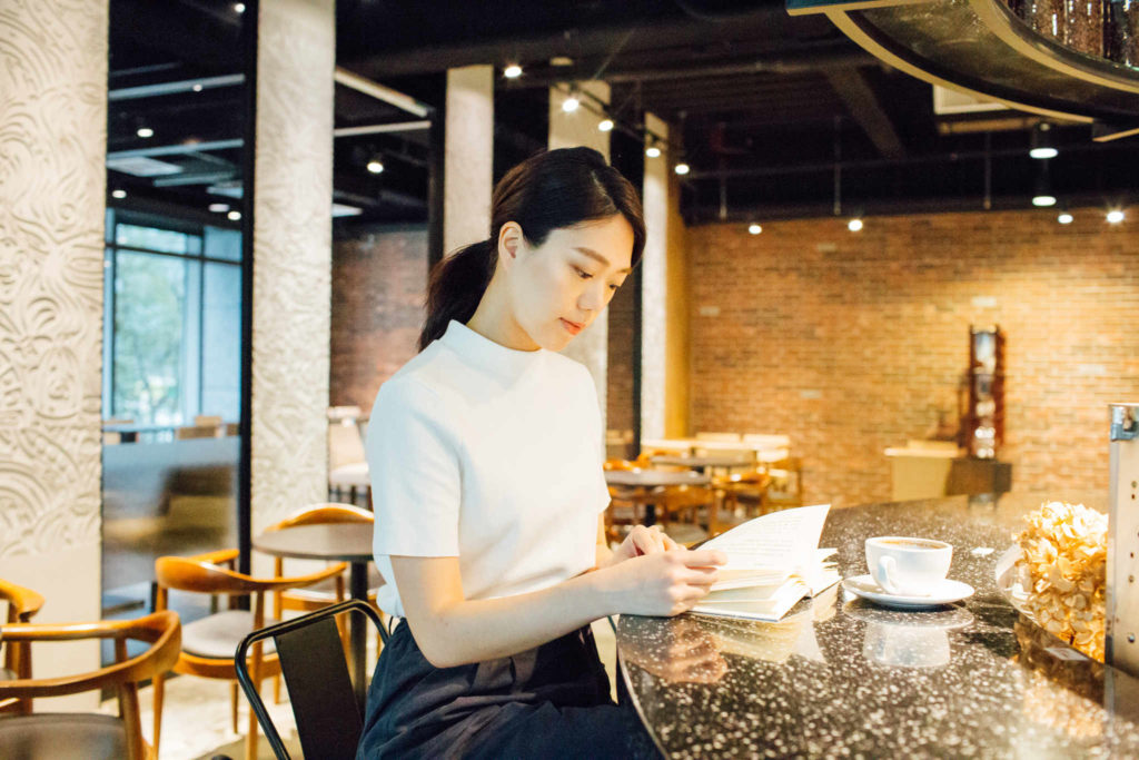 [ 專訪 ] 一杯濃郁咖啡，品出創作人生的酸甜甘苦 – 鄧九雲 ft. Philips Saeco 全自動義式咖啡機 - EVERYDAY OBJECT