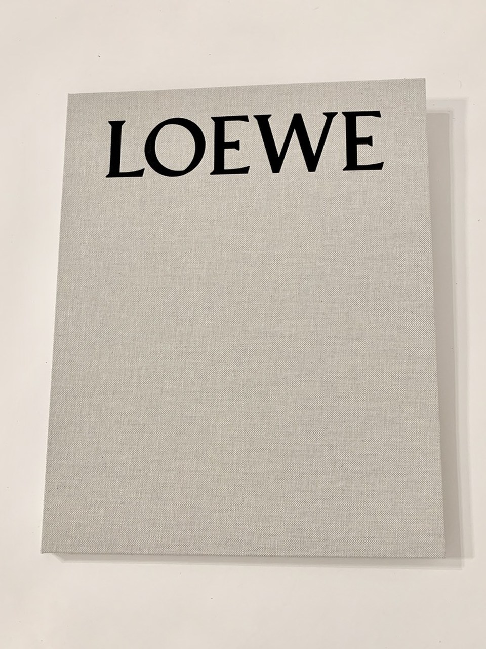 Loewe 2021 SS「Show in a Box」－面對疫情以盒代秀的創意智慧 - EVERYDAY OBJECT