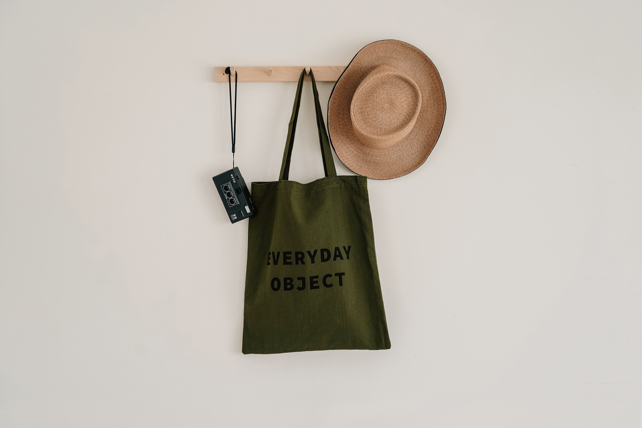 一切化繁為簡 - 全新改款 EO LOGO BAG & EVERYDAY BAG - EVERYDAY OBJECT