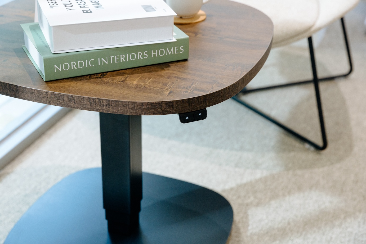 讓日常保持和諧的祕密武器： MOTTI 升降桌從「人」出發，陪你一起把生活過得恰到好處 - EVERYDAY OBJECT