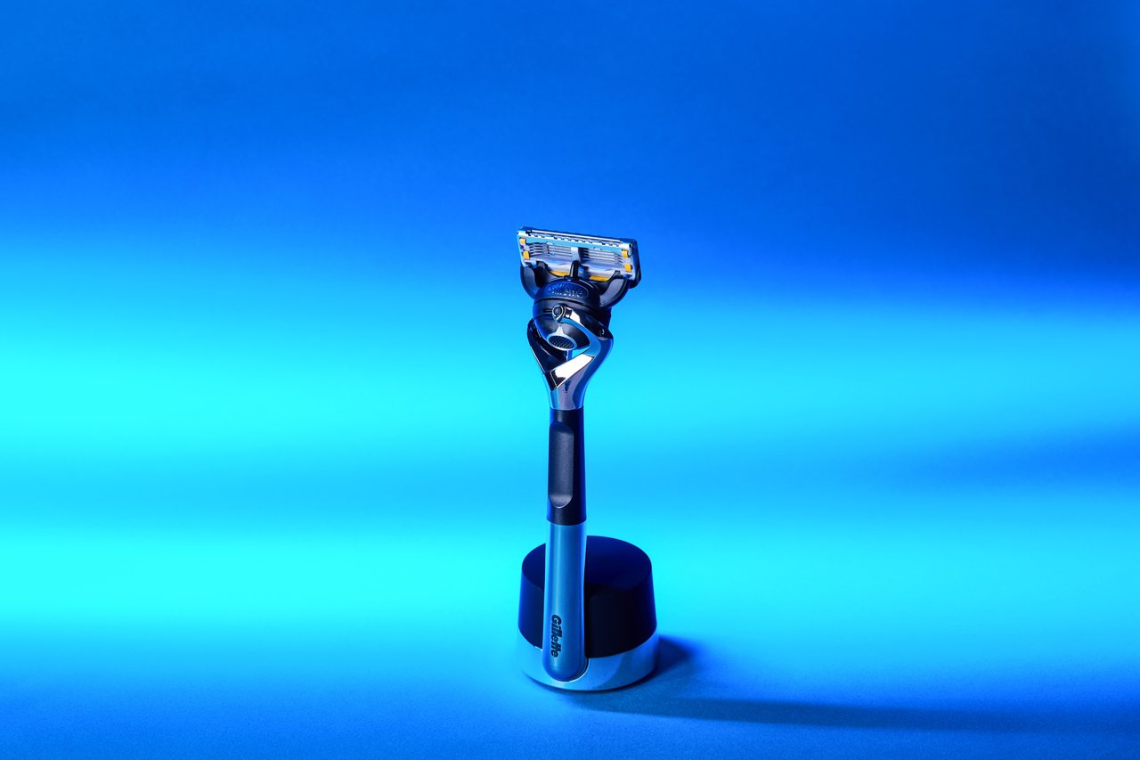 「洗臉台上最美物件 - ProGlide 酷黑磁吸限定組」- 追求生活品味的起心動念，從一支吉列刮鬍刀開始講究。 - EVERYDAY OBJECT