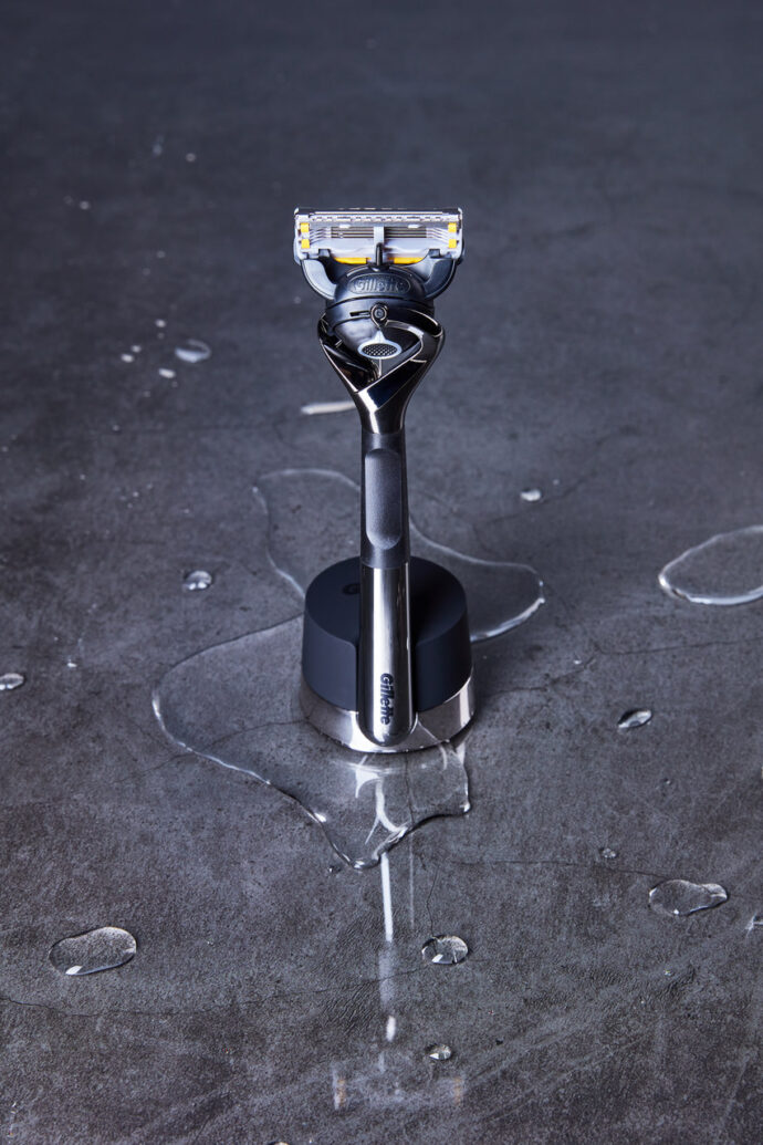 「洗臉台上最美物件 - ProGlide 酷黑磁吸限定組」- 追求生活品味的起心動念，從一支吉列刮鬍刀開始講究。 - EVERYDAY OBJECT