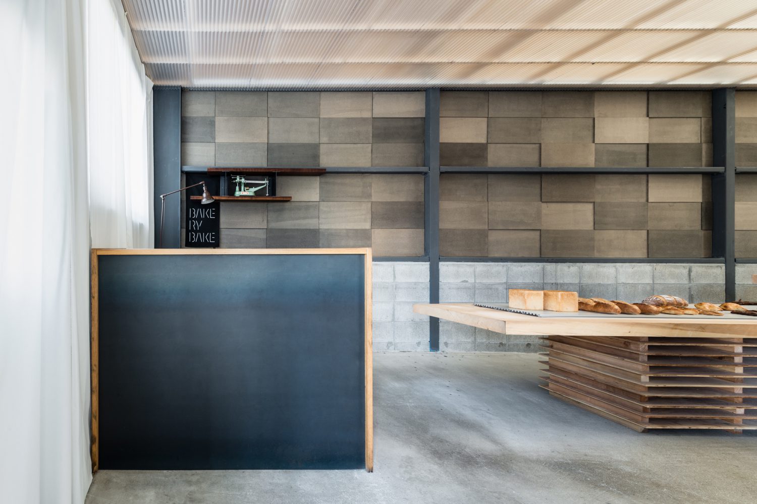 在大阪鐵皮工廠裡，開一間美術館般的麵包店 BAKERY BAKE - EVERYDAY OBJECT