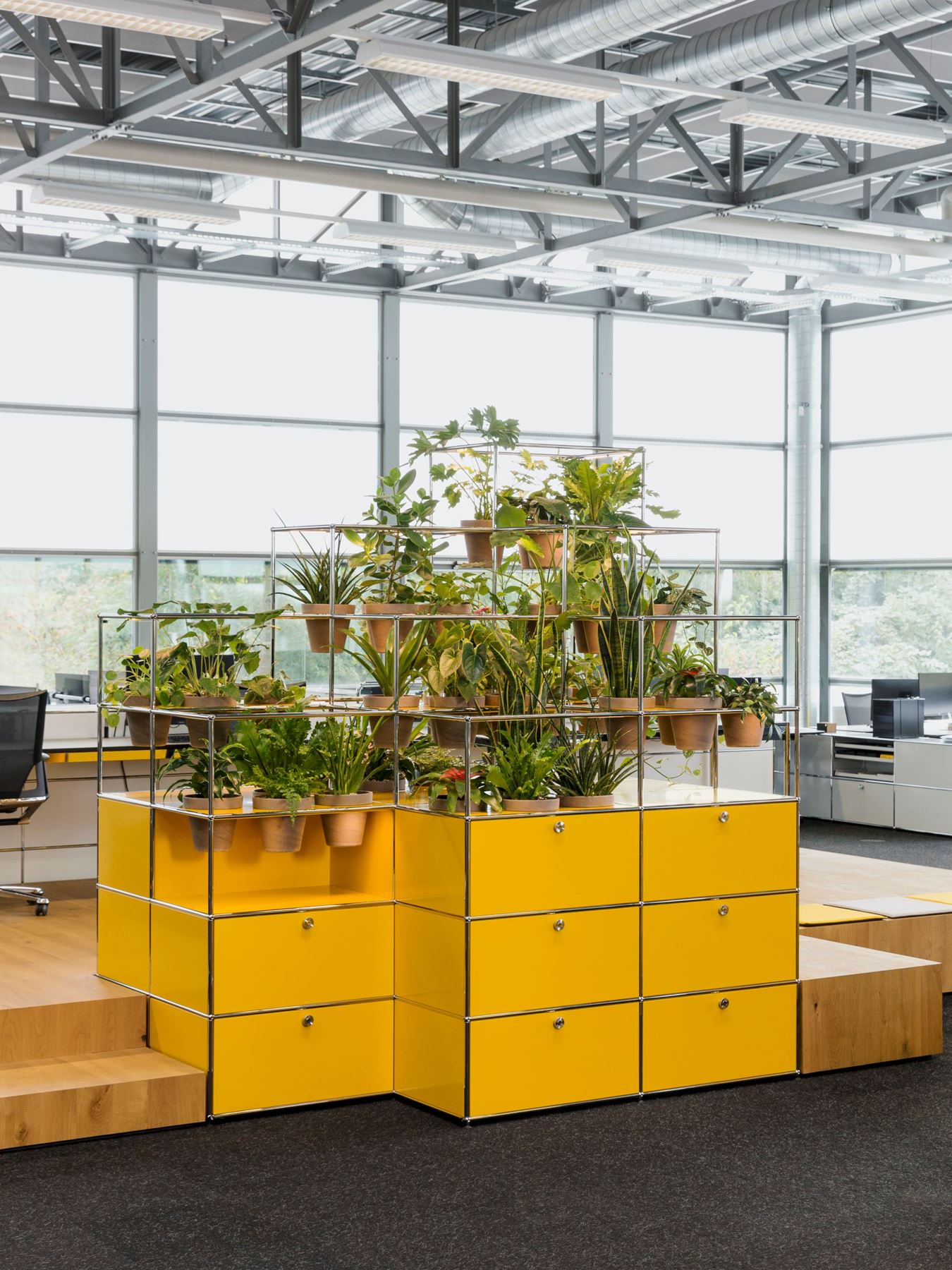 「把心愛的盆栽放在USM櫃子上」－瑞士系統櫃品牌 USM 現在也能放植物了。 - EVERYDAY OBJECT