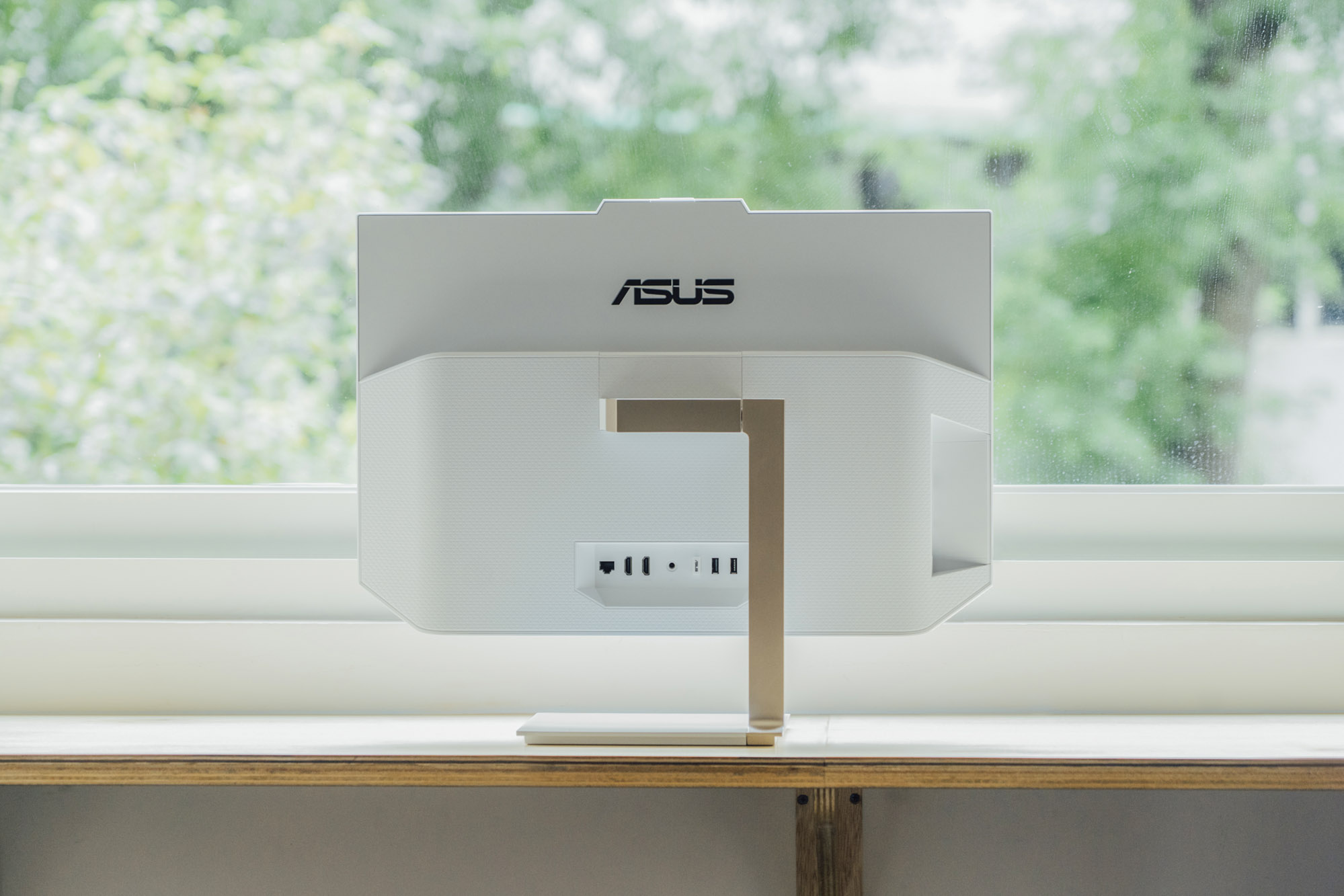 桌機美學的解決之道 – ASUS Zen AiO 24與EO副總編 Miffy 的質感居家時光 - EVERYDAY OBJECT