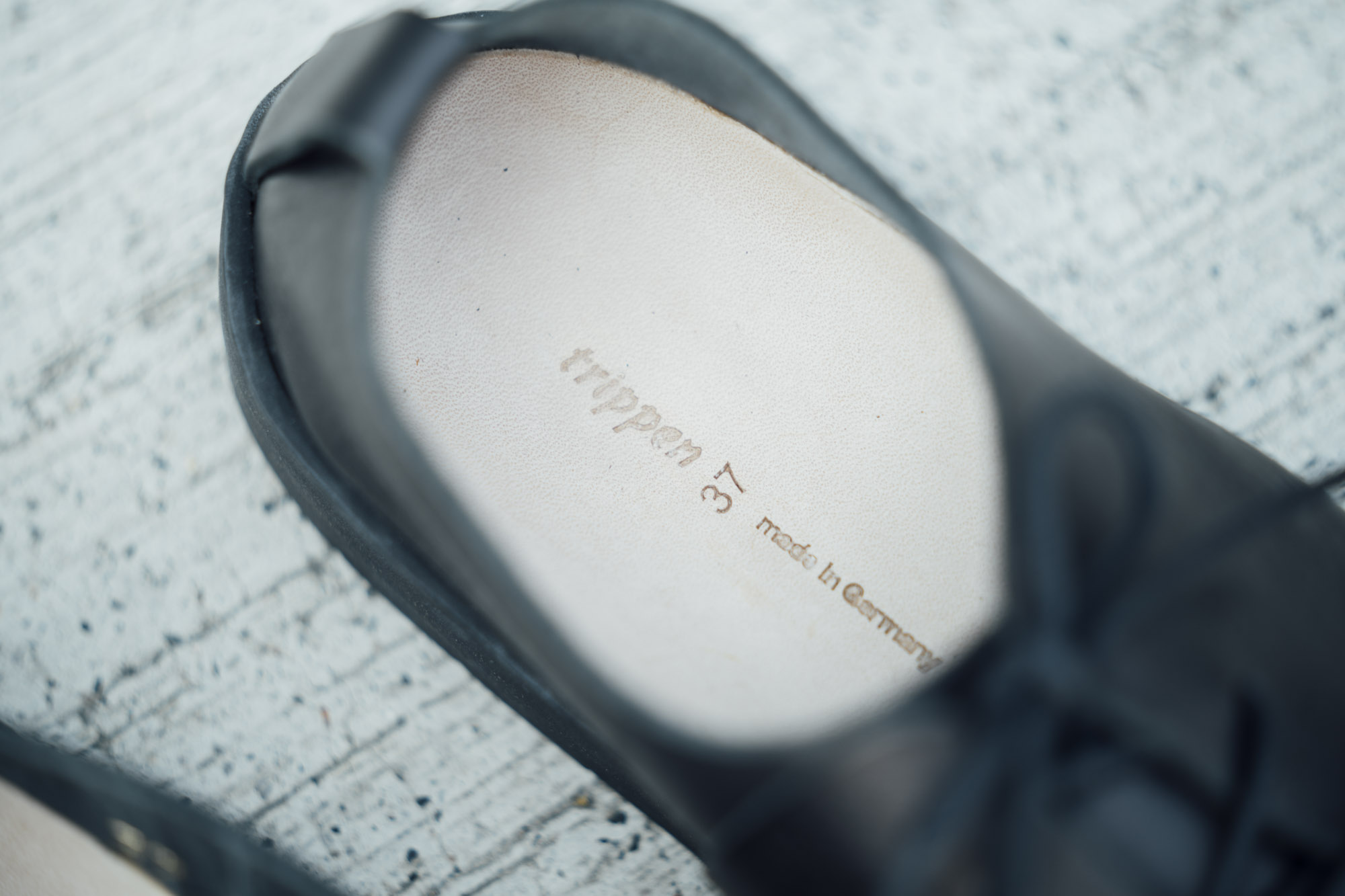 [ 專訪 ]花藝師 Nana 與 Trippen 的春色搭配 × 與花為伍的工作日常 - EVERYDAY OBJECT