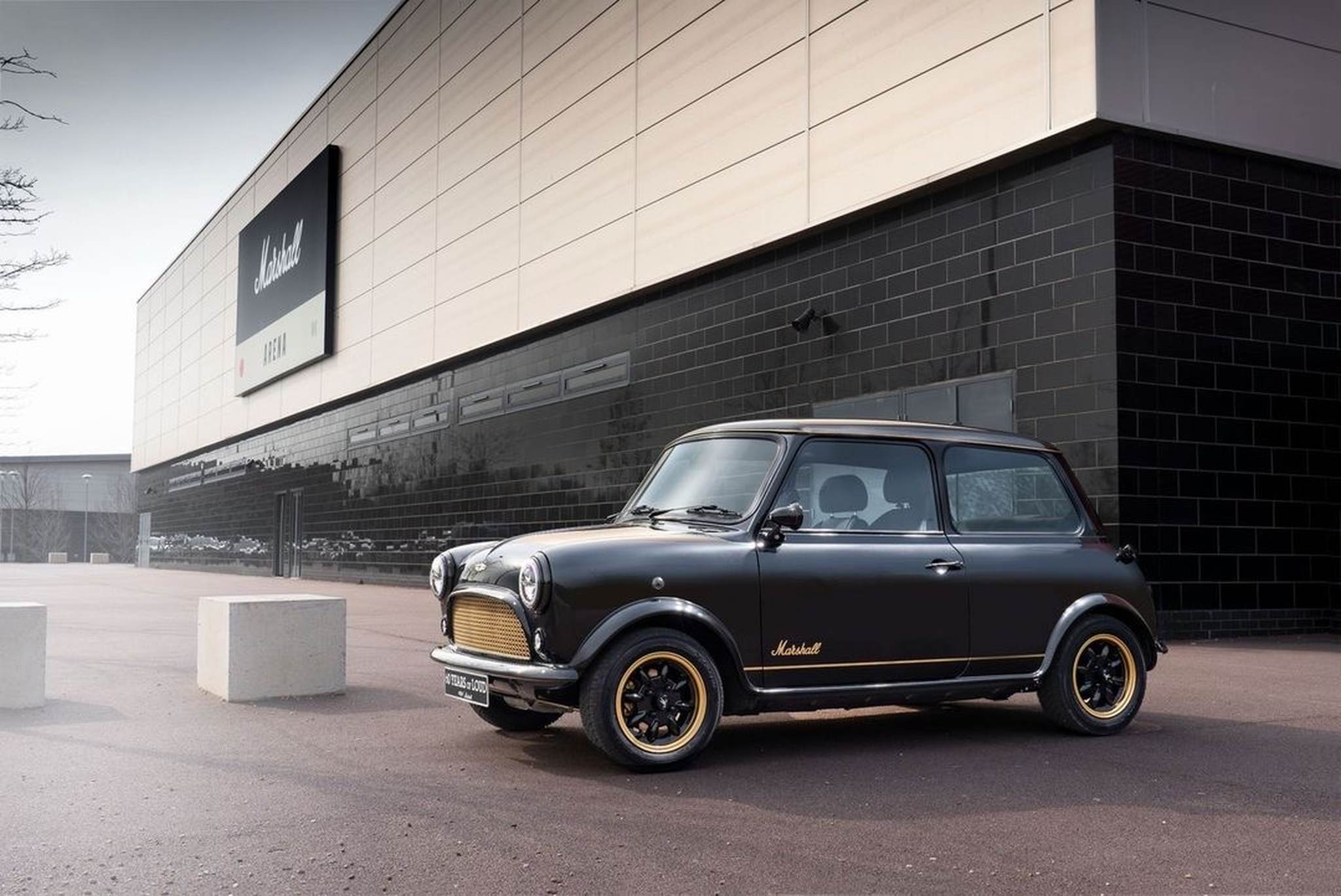 「Mini + Marshall=?」時尚華麗的聯名車款，結合音樂通往每一趟目的地 - 「 Mini Remastered Marshall ...