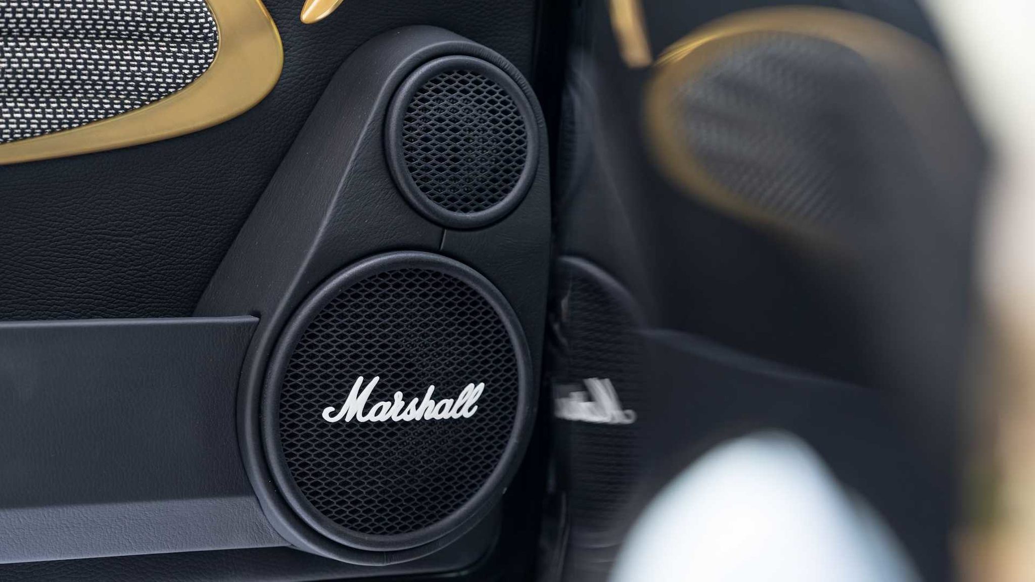 「Mini + Marshall=?」時尚華麗的聯名車款，結合音樂通往每一趟目的地 - 「 Mini Remastered Marshall ...