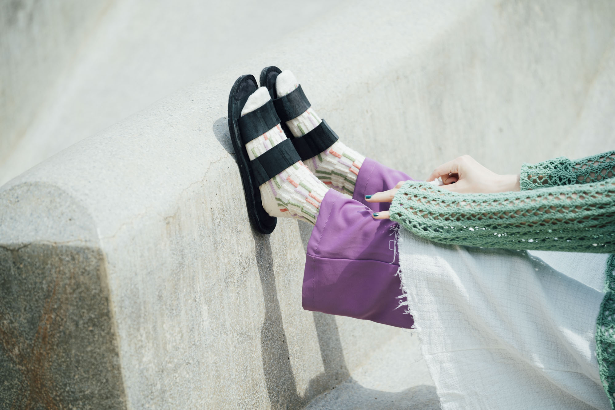 [ 專訪 ] 讓對比的反差成為記憶點：插畫家 Estete × Trippen 的撞色系穿搭 - EVERYDAY OBJECT