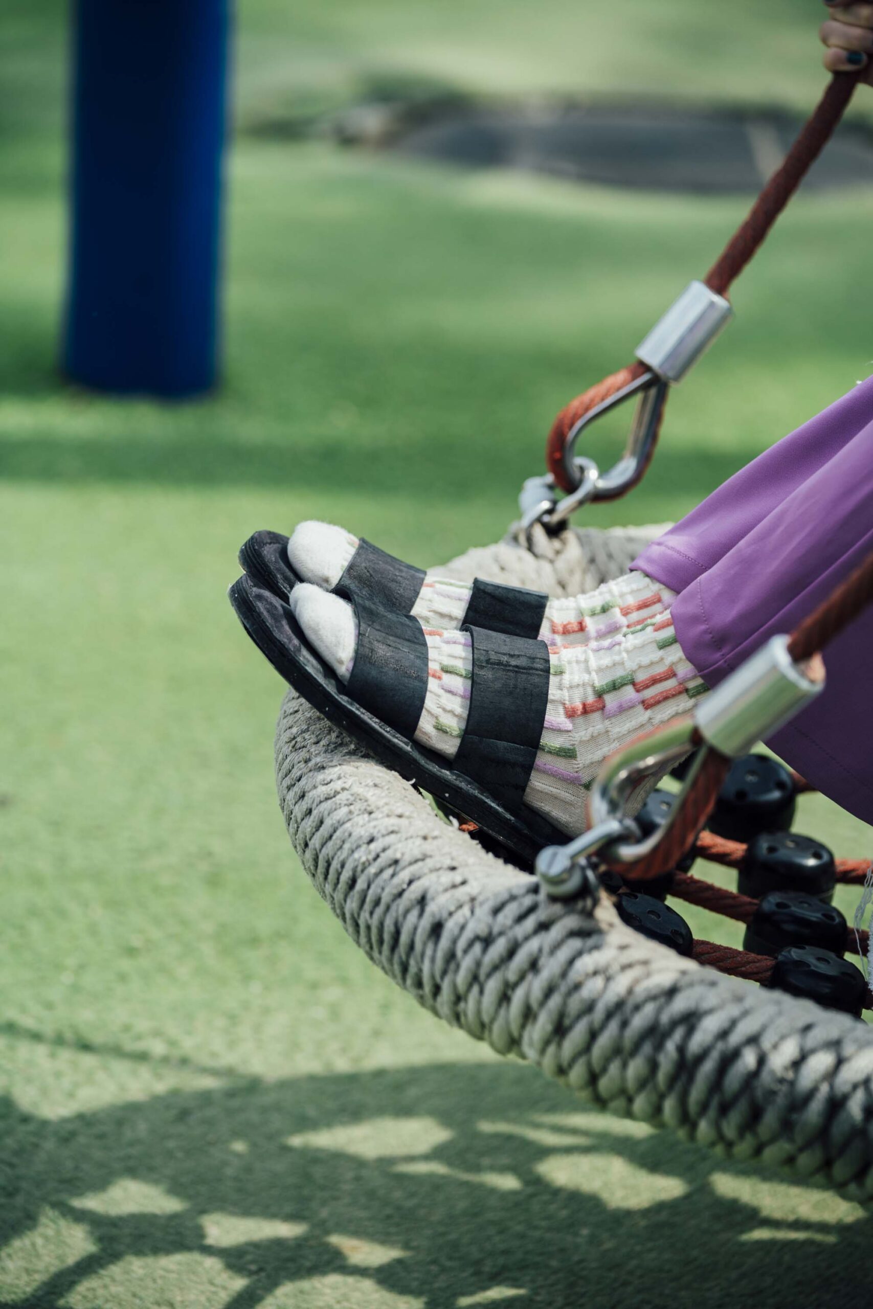 [ 專訪 ] 讓對比的反差成為記憶點：插畫家 Estete × Trippen 的撞色系穿搭 - EVERYDAY OBJECT