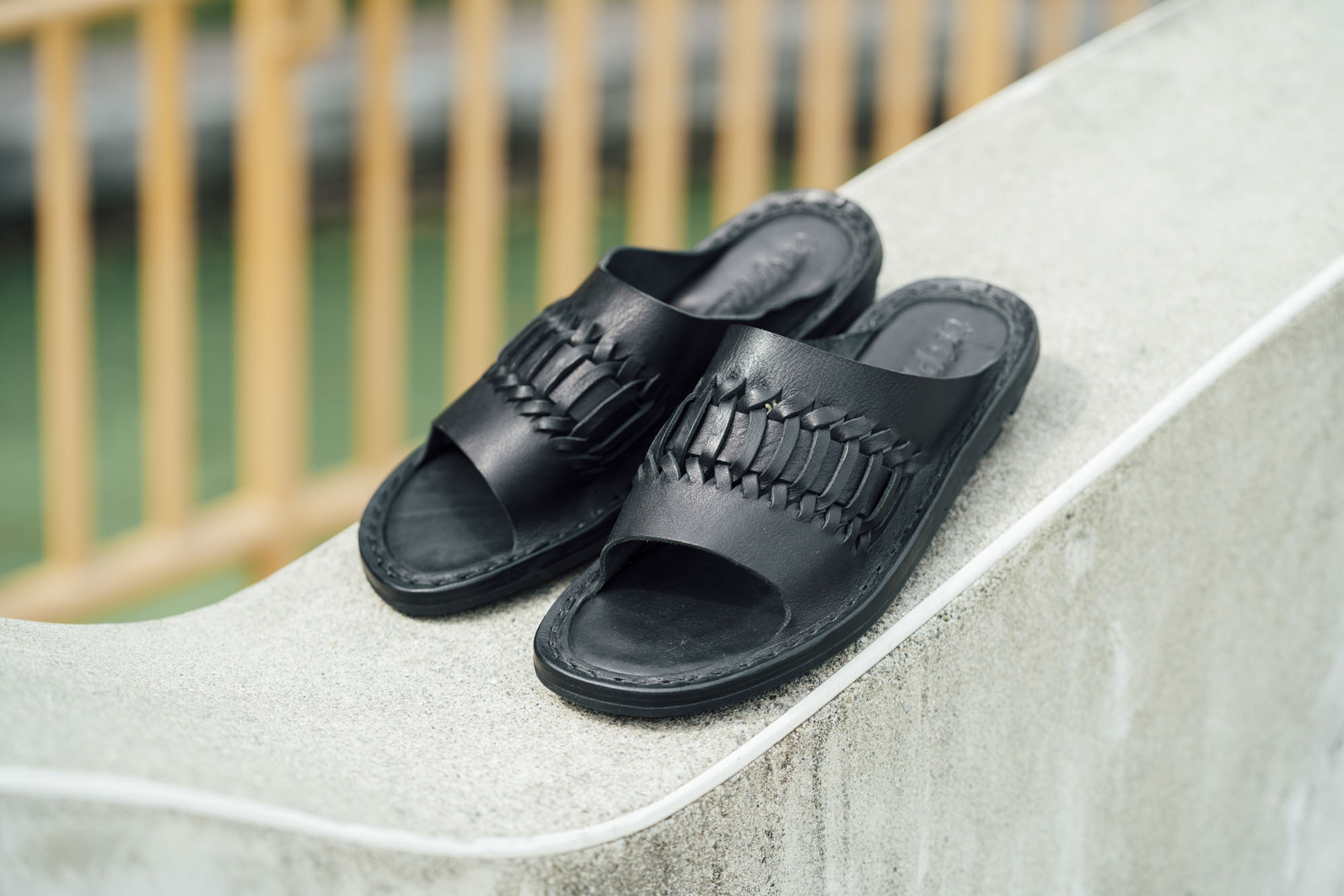 [ 專訪 ] 讓對比的反差成為記憶點：插畫家 Estete × Trippen 的撞色系穿搭 - EVERYDAY OBJECT