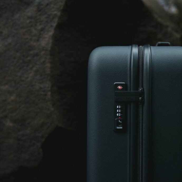 「柴田文江設計的行李箱：讓產品更貼近生活的溫和身份。」- 日本行李箱品牌 moln - EVERYDAY OBJECT