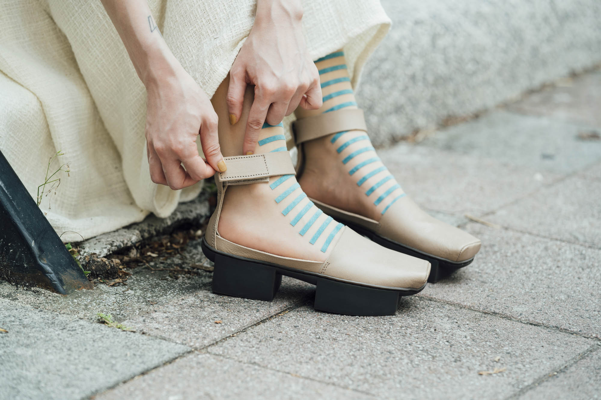 [ 專訪 ] 電台 DJ 瑪麗的 City Girl 搭配學：「 穿搭就是要大膽嘗試、開心玩！」靈感都來自腳上的 Trippen - EVERYDAY OBJECT