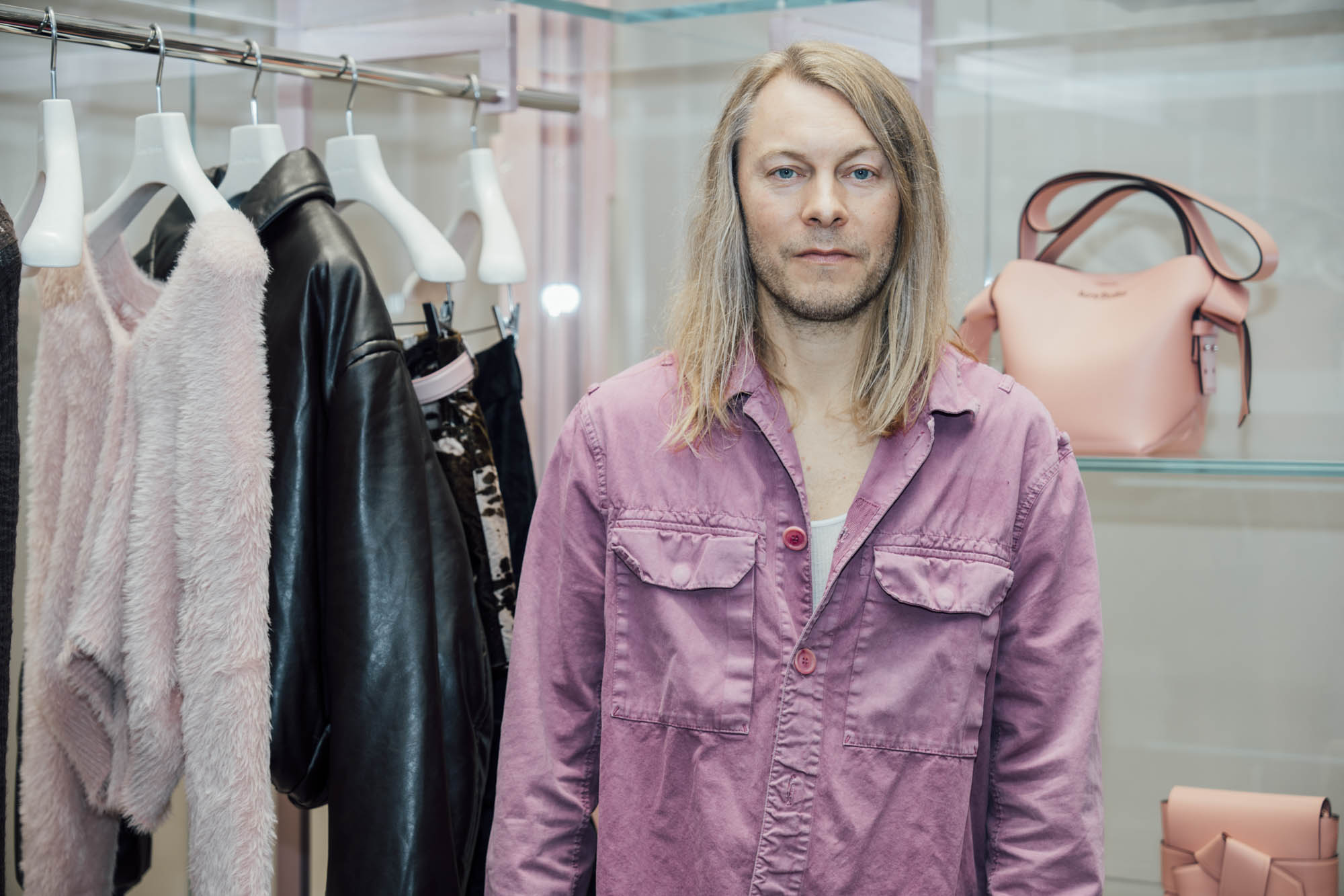 我是一個從消費者當起的執行長。」EO 與 Acne Studios CEO Mattias Magnusson 透過對談串連過去、現在、未來 ...