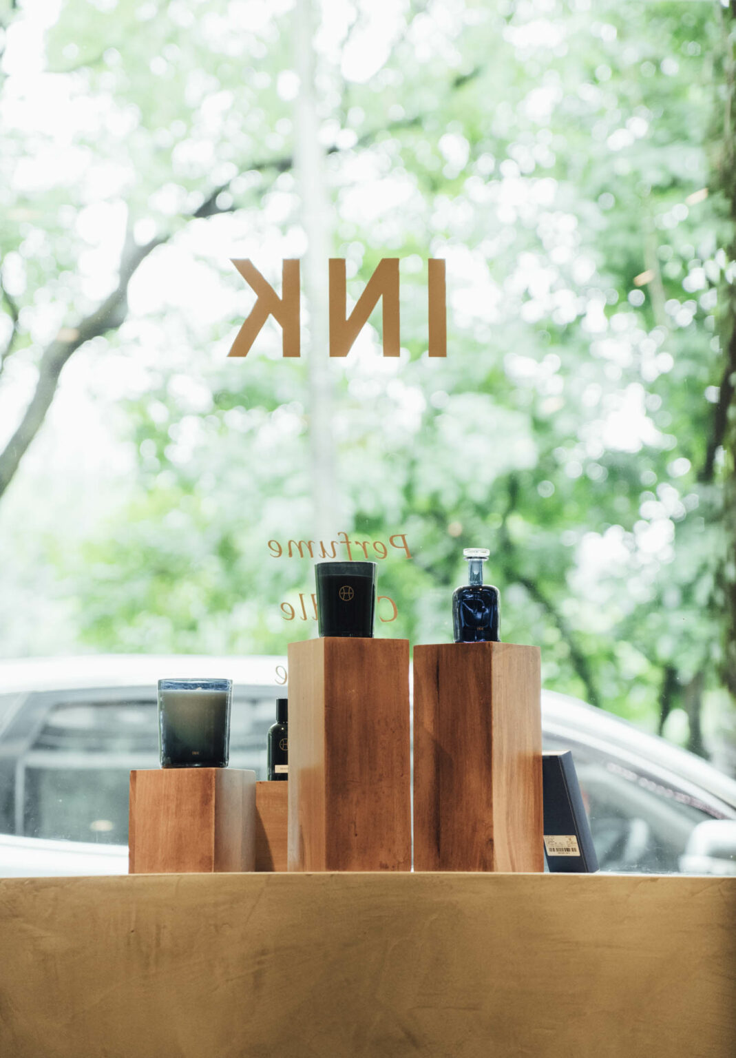 [ 專訪 ] 連灰塵和墨水都能化成美好氣味 - 英國調香女王 Lyn Harris 與個人香氛品牌 Perfumer H - EVERYDAY ...