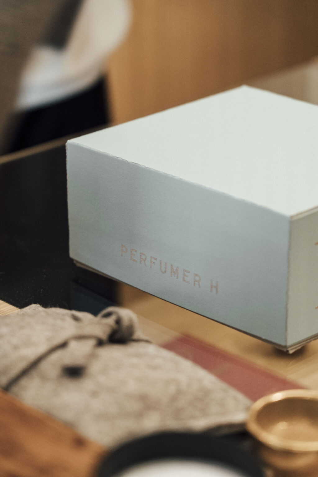 [ 專訪 ] 連灰塵和墨水都能化成美好氣味 - 英國調香女王 Lyn Harris 與個人香氛品牌 Perfumer H - EVERYDAY ...