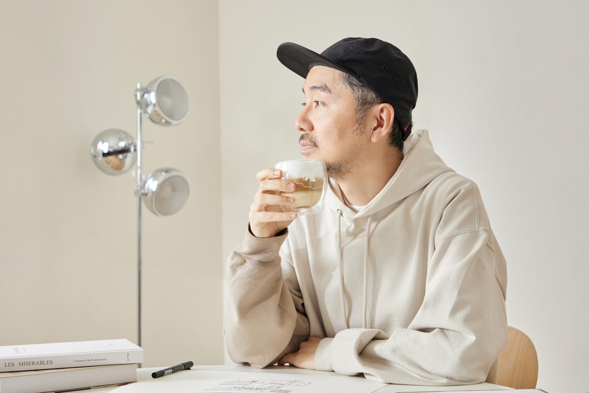 [ 專訪 ] 日本插畫家長場雄 x 飛利浦 Saeco 聯手打造專屬療癒咖啡時光 - 好想躺在雲朵上 - EVERYDAY OBJECT