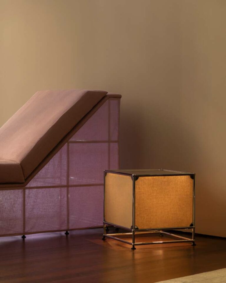 「USM 變得更像家具了！」COMME SI x USM Modular Furniture 聯名款，將硬質工業風格以慵懶、舒軟的感受來觸動你 ...