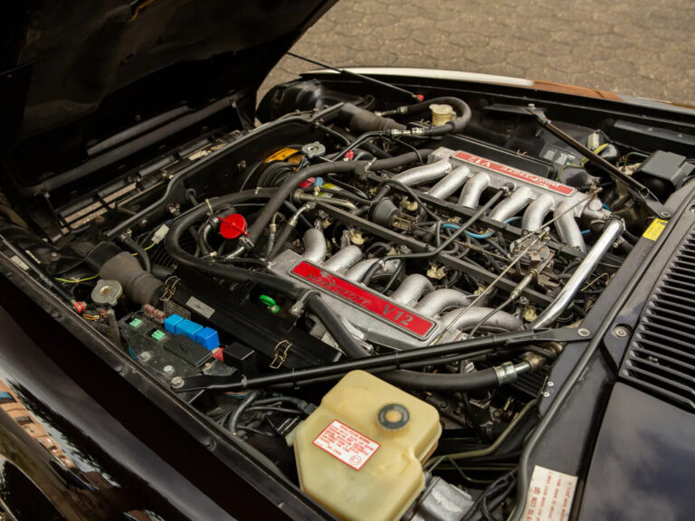 「被列為永恆精選之一」 蘇富比拍賣在羅浮宮展示 Jaguar XJR-S，以經典之姿，成為不朽的存在之一 - EVERYDAY OBJECT