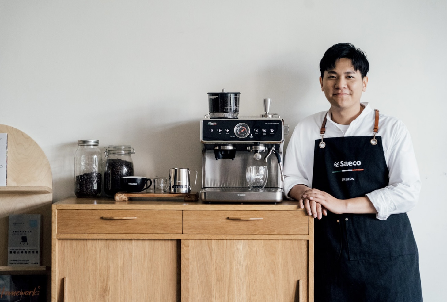 「用一杯咖啡致敬義式頂級工藝」Saeco 雙研磨半自動咖啡機＆咖啡師蕭輔村的美味關係 - EVERYDAY OBJECT