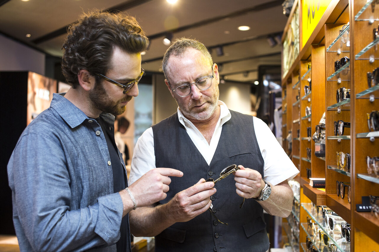 [ 專訪 ] 「原來 Andy Warhol 戴的就是這副眼鏡」- 紐約逾百年眼鏡 MOSCOT 第四代與第五代主理人 Dr. Harvey ...