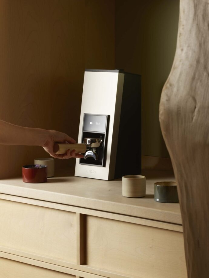 「咖啡機的未來模樣」極簡主義 LIGRE 智能濃縮咖啡機組，一鍵啟動為自己揭開美好日常 - EVERYDAY OBJECT