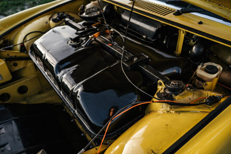 「據說是絕無僅有的金絲雀黃色外觀」競賽車測試車卻備受收藏家呵護的Porsche 特殊款 914/6 GT，完整保留出廠美麗模樣 ...