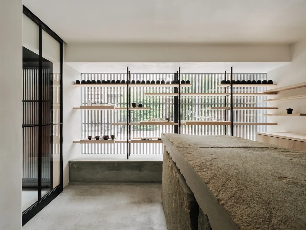 「宛若現代京都的縮影」Ogata at The Shinmonzen 精品茶館，以自然空靈的美學、當代風詮釋日本傳統茶 - EVERYDAY OBJECT
