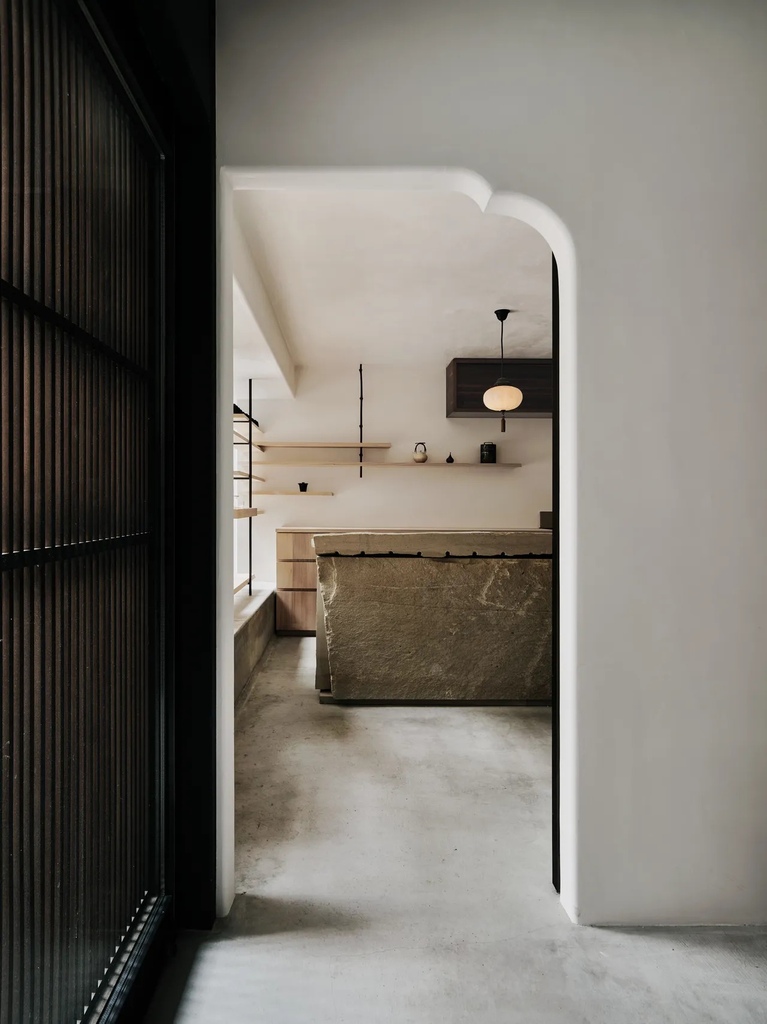 「宛若現代京都的縮影」Ogata at The Shinmonzen 精品茶館，以自然空靈的美學、當代風詮釋日本傳統茶 - EVERYDAY OBJECT