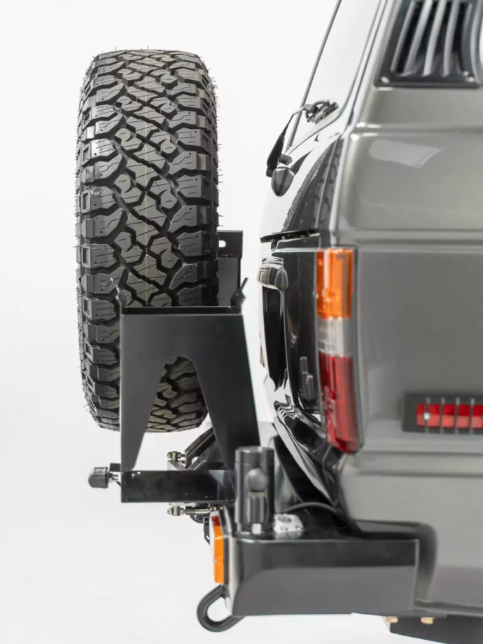 「經典與現代的完美契合」專注改造 Toyota Land Cruiser 車廠 TLC4x4，推出奢華古風越野車 - 1989 Toyota ...