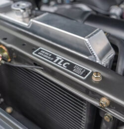 「經典與現代的完美契合」專注改造 Toyota Land Cruiser 車廠 TLC4x4，推出奢華古風越野車 - 1989 Toyota ...