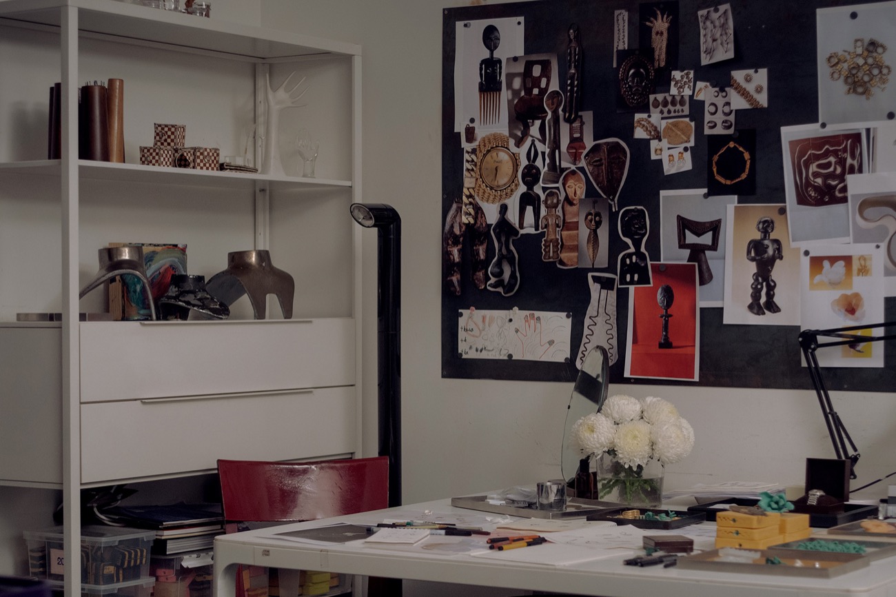 「Aesop首次推出飾品」把金屬花香調的詠香水做成配件 - EVERYDAY OBJECT