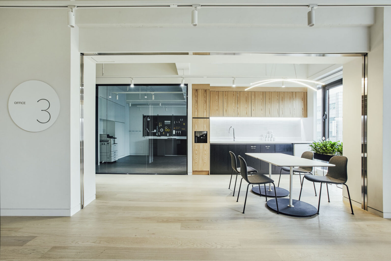 「從一座工廠，看見品牌精神」EO 直擊韓國家具品牌 iloom 的研發基地與製造現場 - EVERYDAY OBJECT