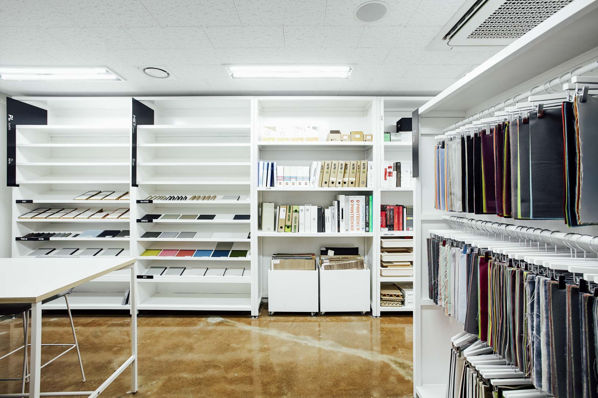 「從一座工廠，看見品牌精神」EO 直擊韓國家具品牌 iloom 的研發基地與製造現場 - EVERYDAY OBJECT