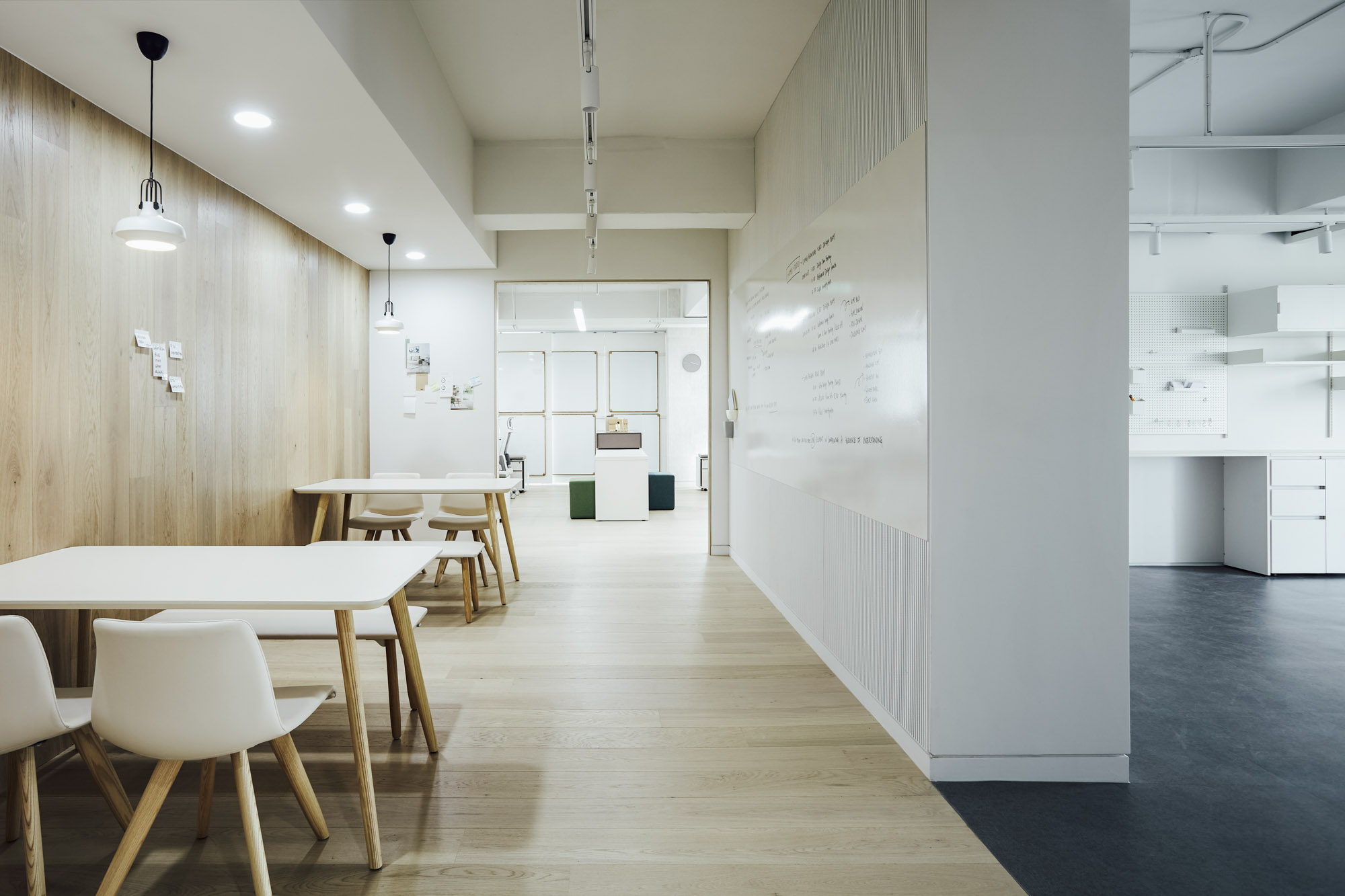 「從一座工廠，看見品牌精神」EO 直擊韓國家具品牌 iloom 的研發基地與製造現場 - EVERYDAY OBJECT