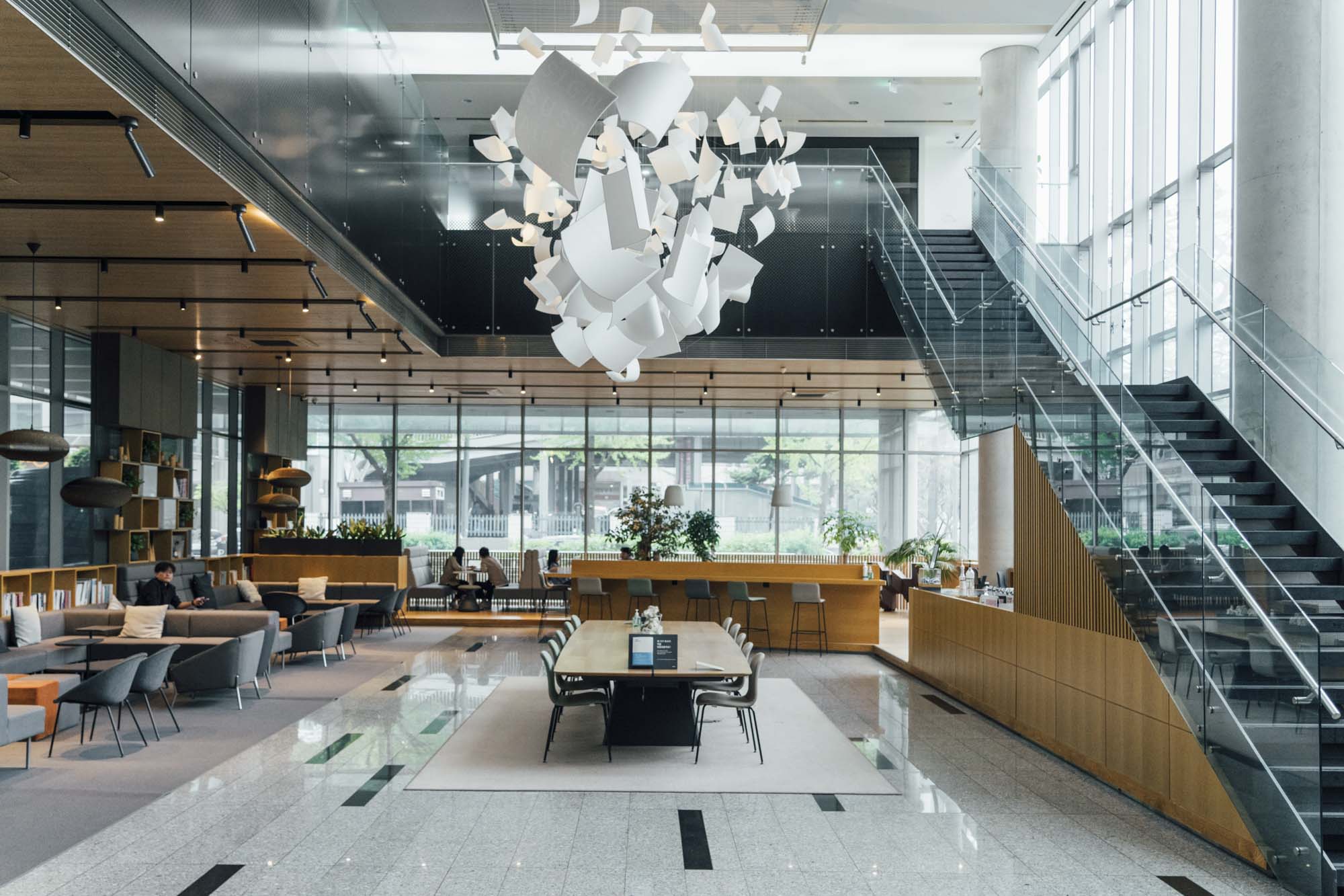 [ EO 開箱 ] 「韓國家居品牌如何設計工作空間？」從 iloom 首爾總部辦公室到旗艦店，家具為生活加值的實踐現場 - EVERYDAY OBJECT