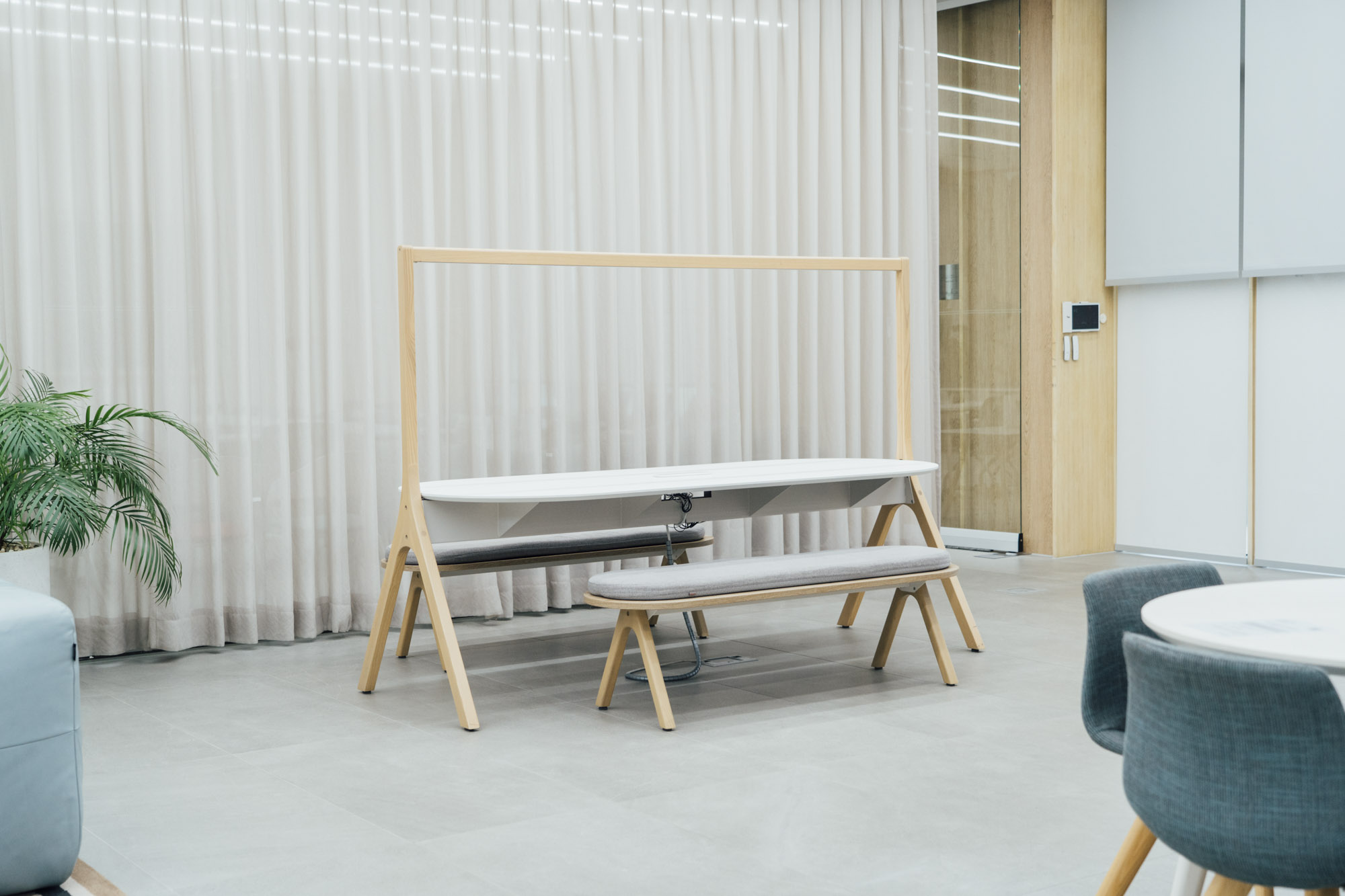 [ EO 開箱 ] 「韓國家居品牌如何設計工作空間？」從 iloom 首爾總部辦公室到旗艦店，家具為生活加值的實踐現場 - EVERYDAY OBJECT