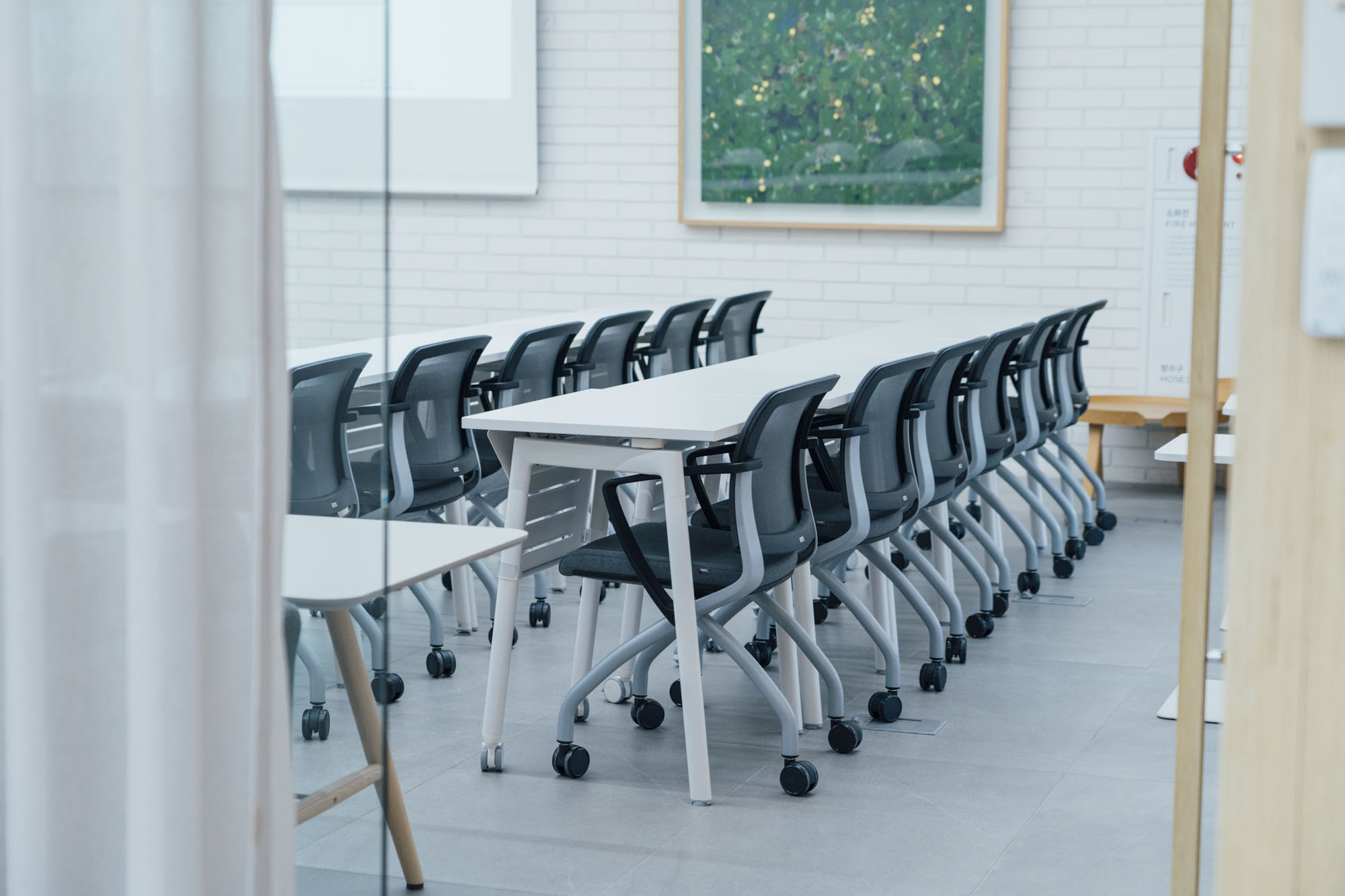 [ EO 開箱 ] 「韓國家居品牌如何設計工作空間？」從 iloom 首爾總部辦公室到旗艦店，家具為生活加值的實踐現場 - EVERYDAY OBJECT